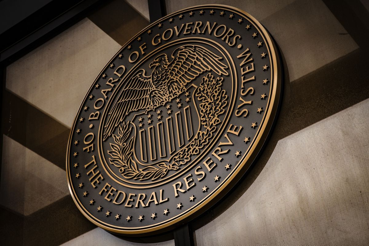 Fed Unites Left and Right in Warning It’s Behind Inflation Curve ...